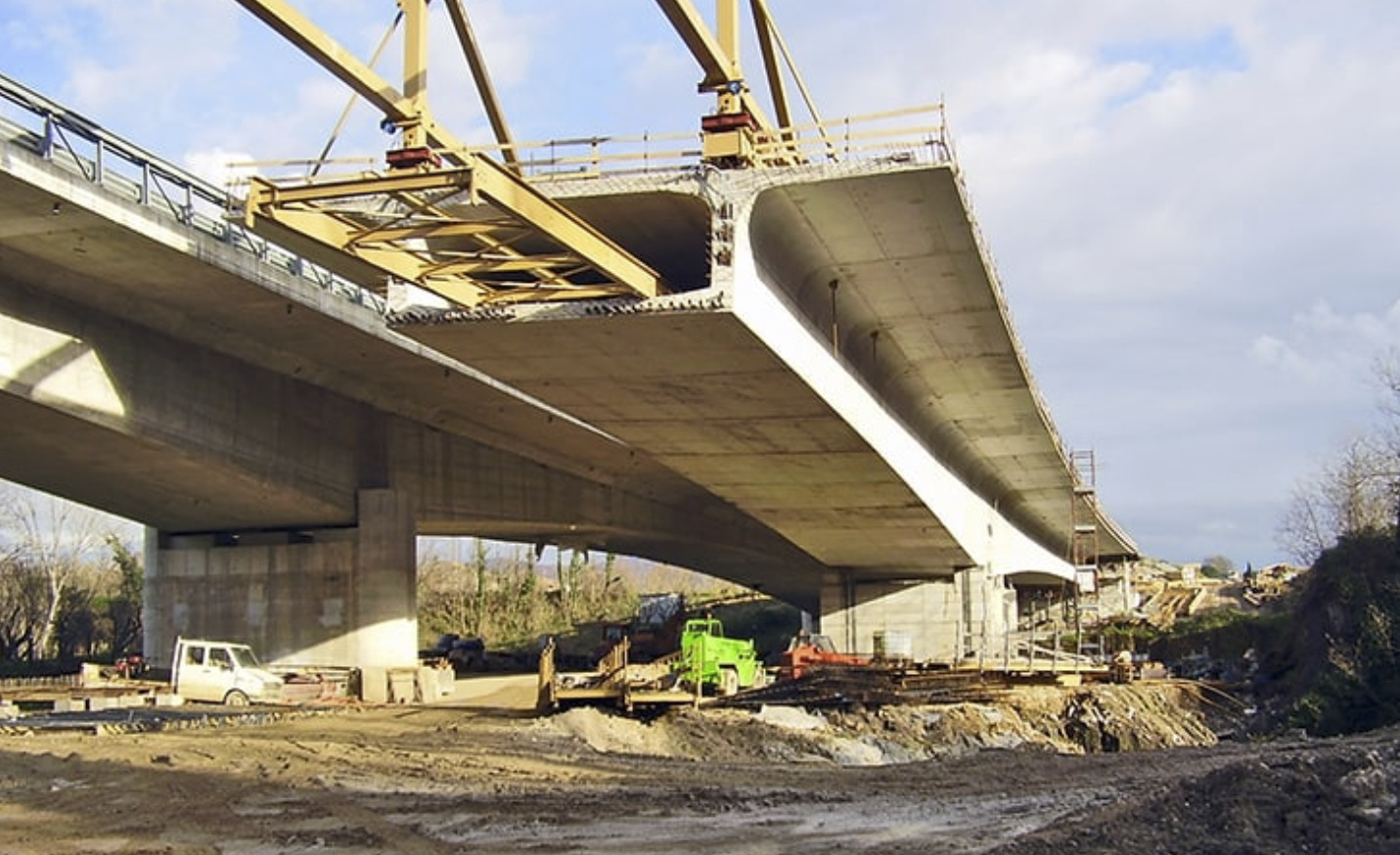 /home/jeremic/public_html/Classes/ENG35/photos/bridges/